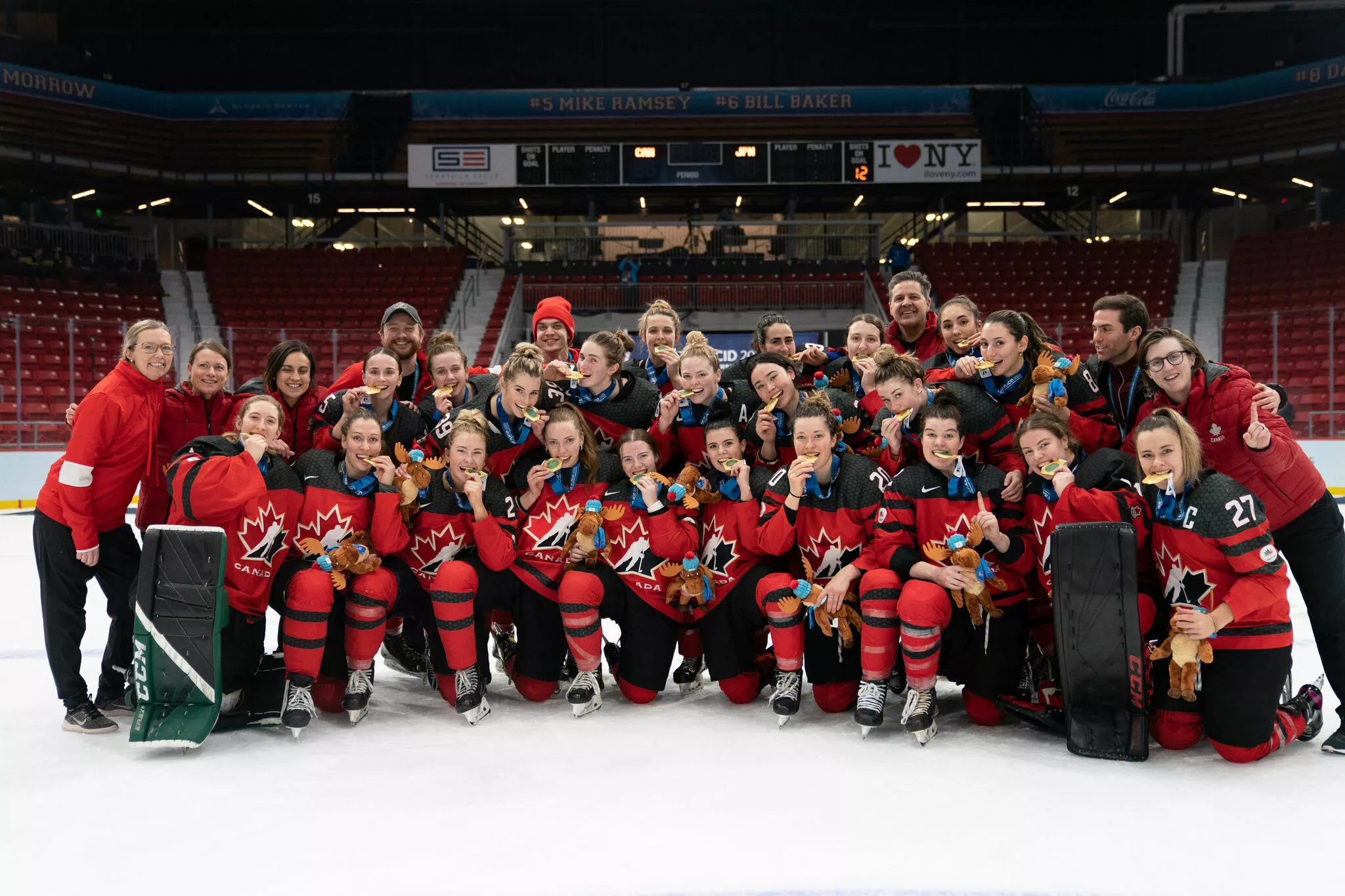 Canada back on top in women’s hockey - FISU Canada back on top in women’s hockey - FISU