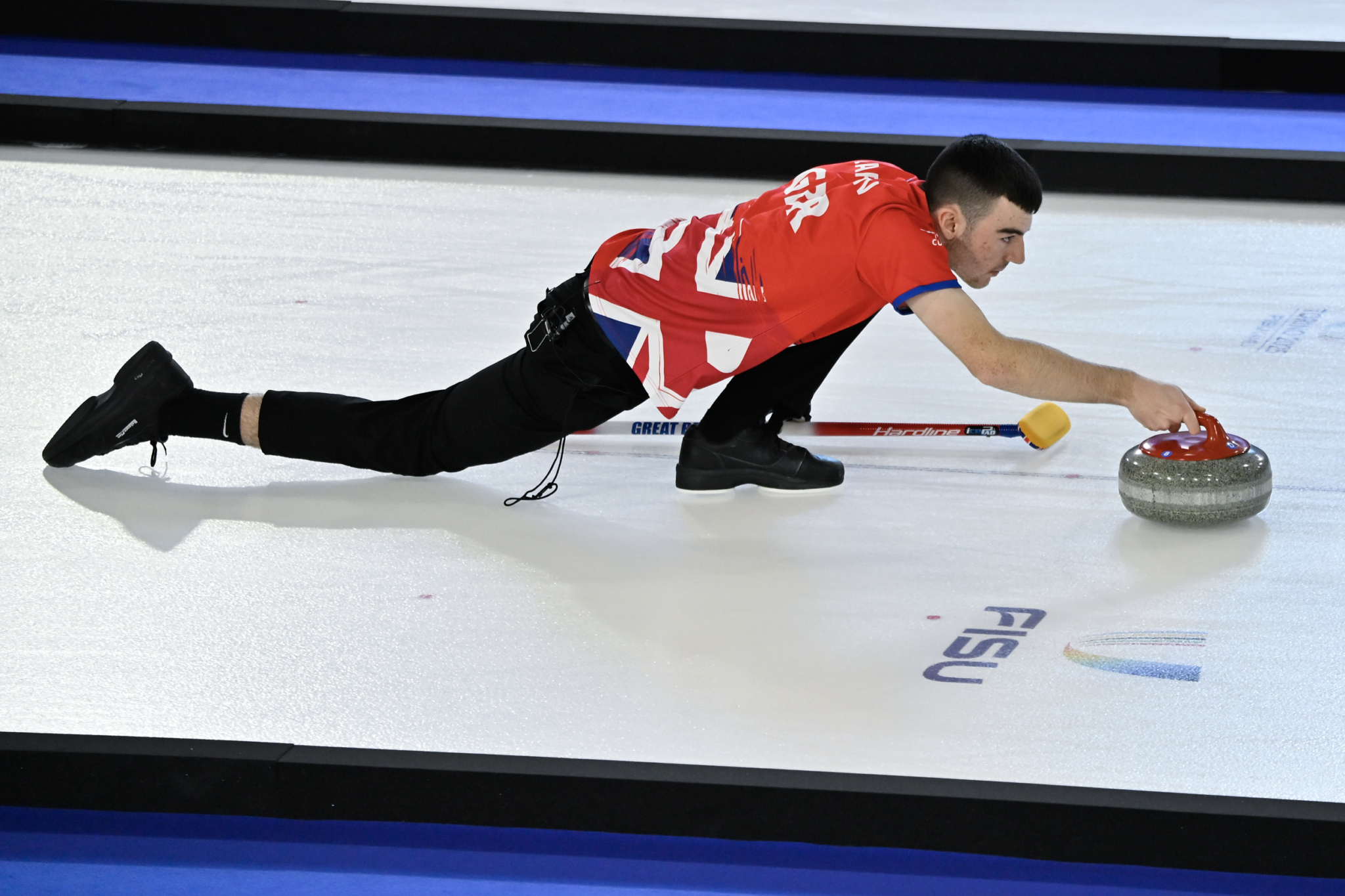Building chemistry to make FISU curling history - FISU