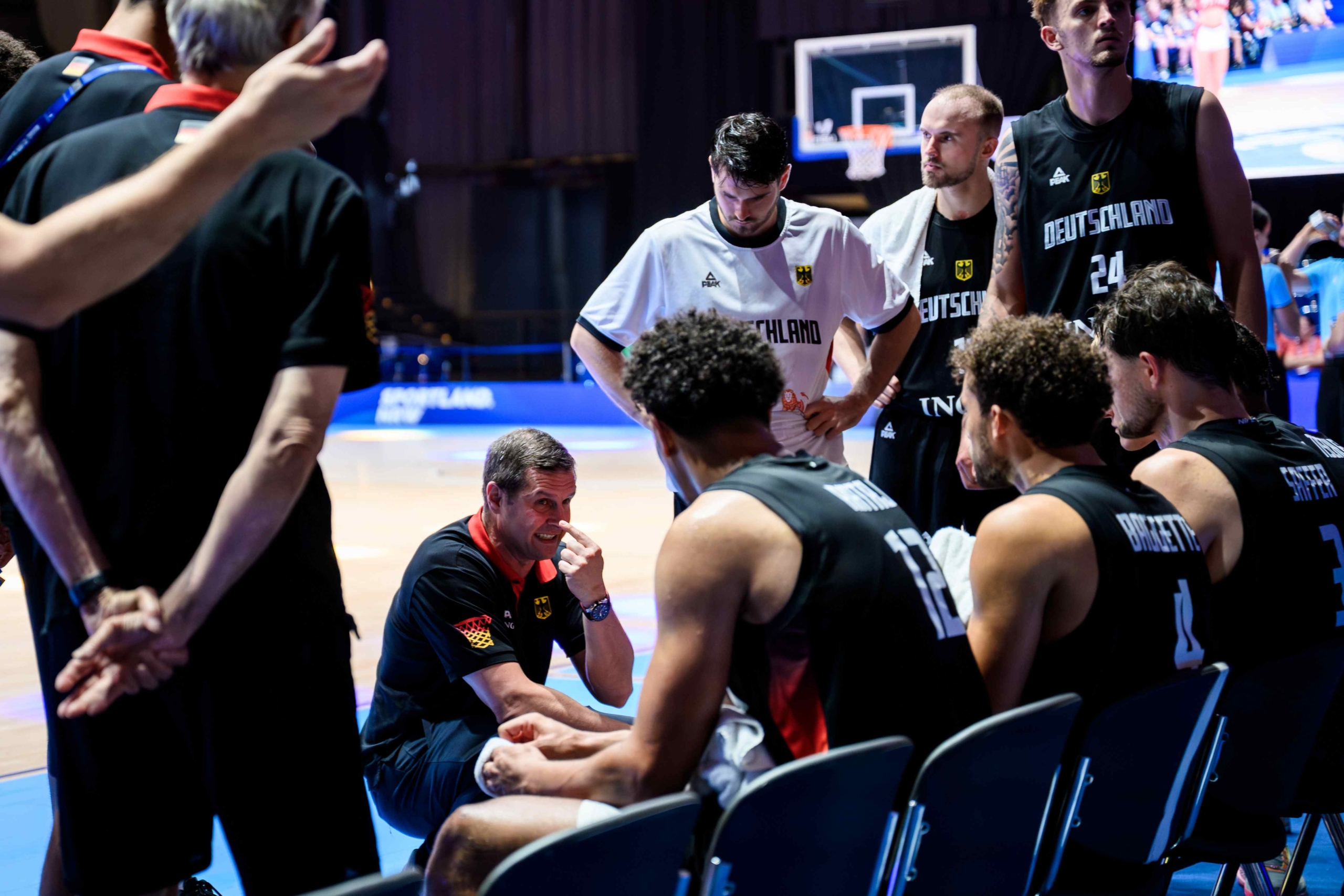 Hoops coaches shaping student-athletes on and off the court - FISU