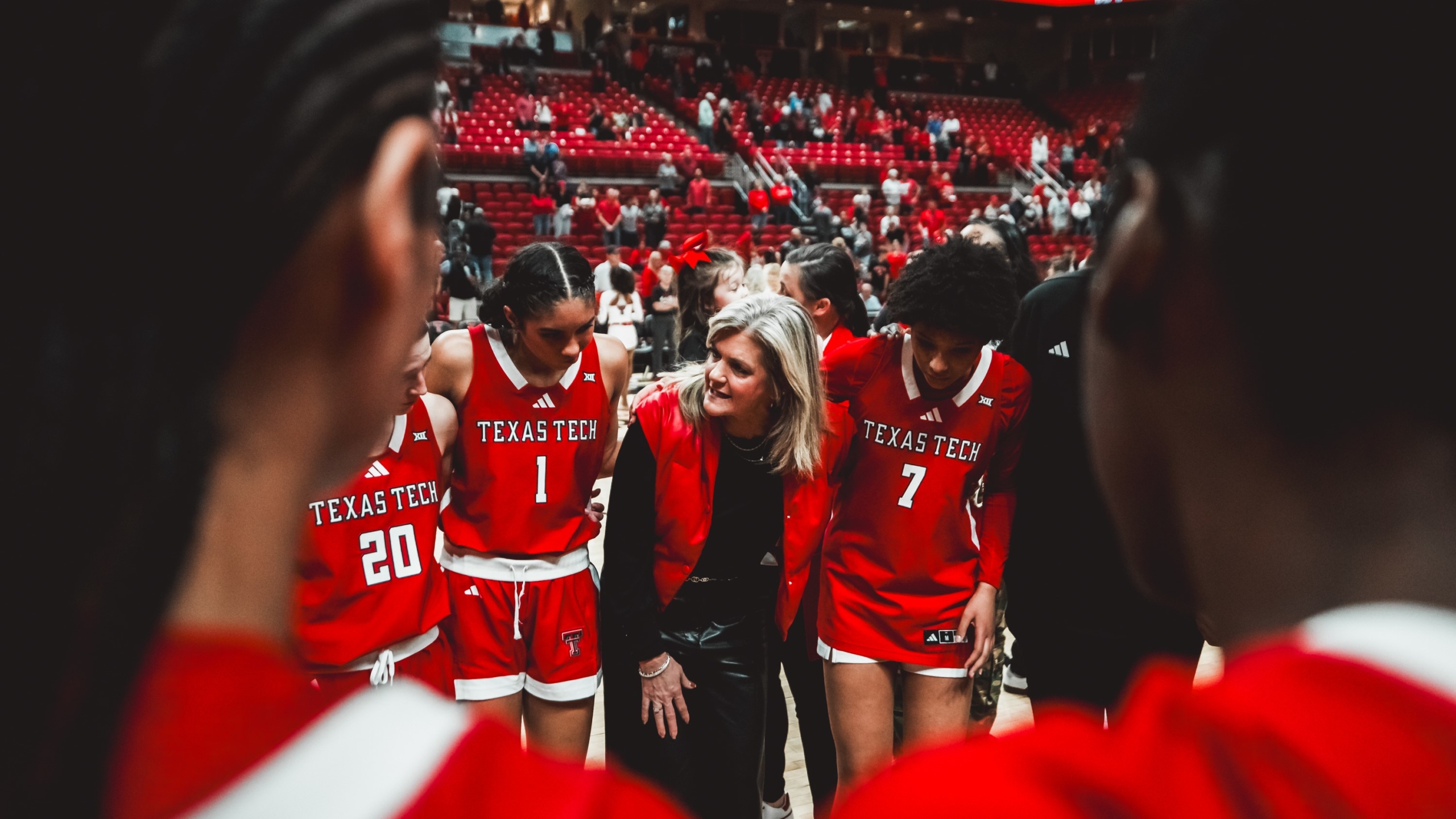 Raiders of the host's arc - FISU