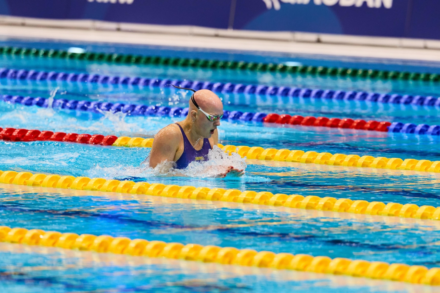 Leah Hayes Swims Bold And Bald Fisu
